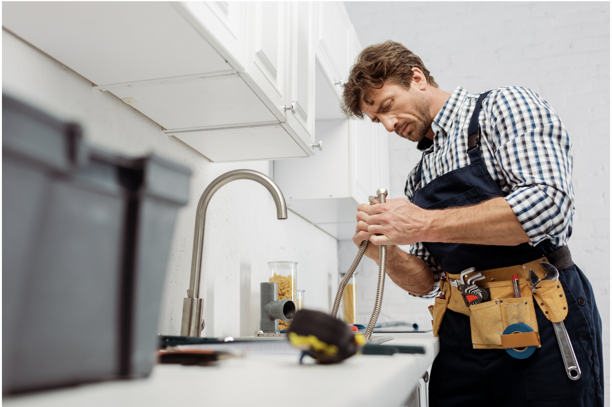 11 Benefits of Becoming a Plumber